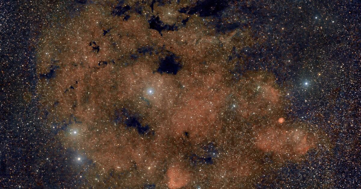 Sh2-210, 207, and NGC1528 | Telescope Live